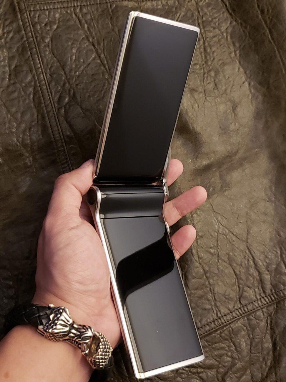 HubblePhone dual-screen, folding smartphone coming in 2020